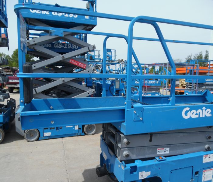 Genie GS-2032 Scissor Lift for Rent - Wellbuilt Equipment | Chicago, IL