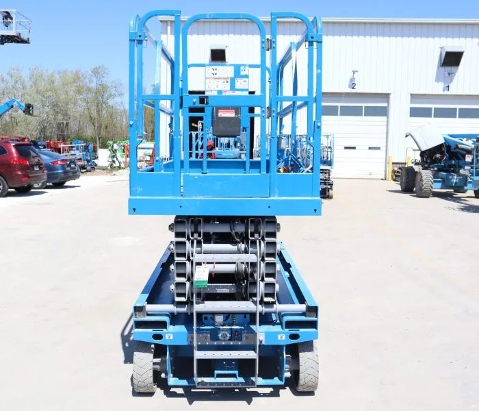 Genie GS-1930 Scissor Lift for Rent - WellBuilt Equipment | Chicago, IL
